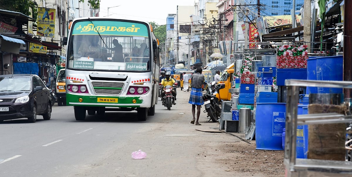 Encroachments, haphazard parking create chaos on key roads in Tiruchy