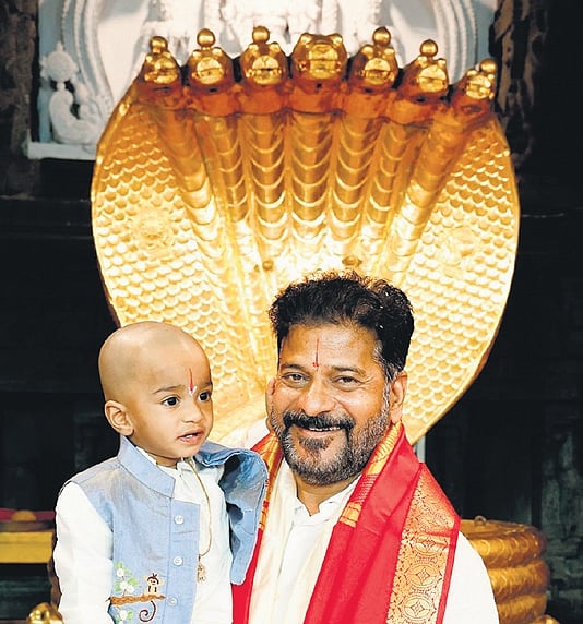 Revanth visits Tirumala, prays for cordial relation between AP & TG