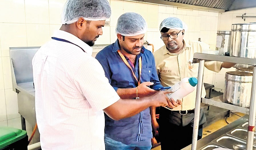 Task force inspects restaurants in Masab Tank, finds synthetic colours