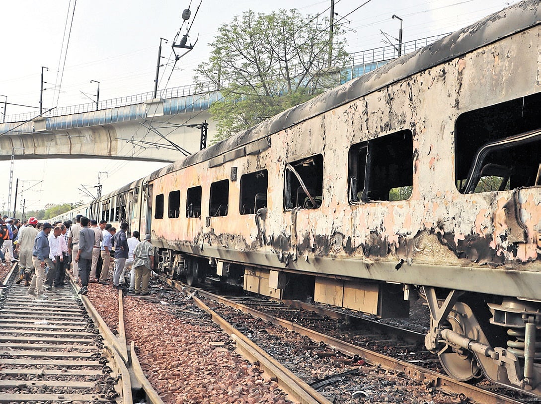 12280 Taj Express A Comprehensive Guide To Get From Delhi To Agra