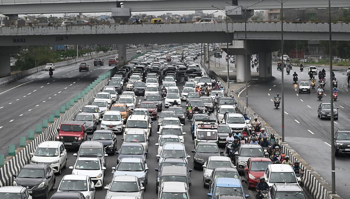 Roads flooded, cars submerged, traffic blocked as Delhi battled heavy rains