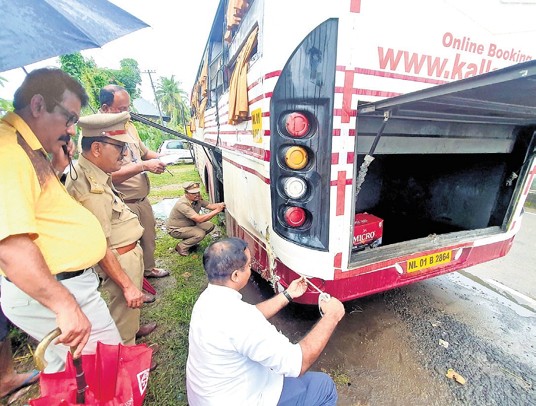 Speeding, faulty body design led to bus accident in Kochi: MVD probe