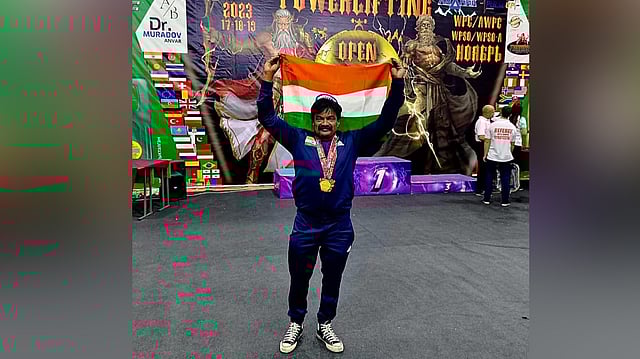 Lifting his way to the top in national-level powerlifting competition