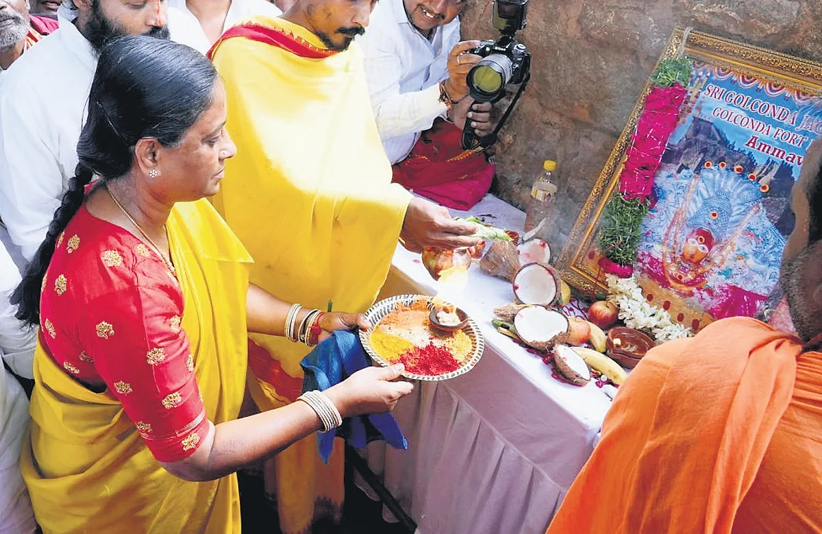Telangana government sanctions Rs 20 crore for Bonalu festivities Telangana government sanctions Rs 20 crore for Bonalu festivities