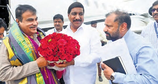 R&B Minister Janardhan Reddy discusses major road projects with Gadkari ...