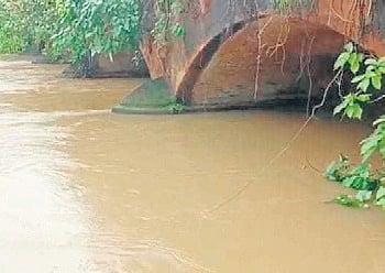 Jalaka river in spate, flood threatens Balasore villagers