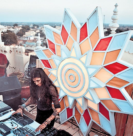 Kiss Nuka electrifies Glastonbury with environmental message ...