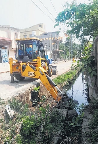 80 per cent drain desilting work complete: Vellore Municipal Corporation