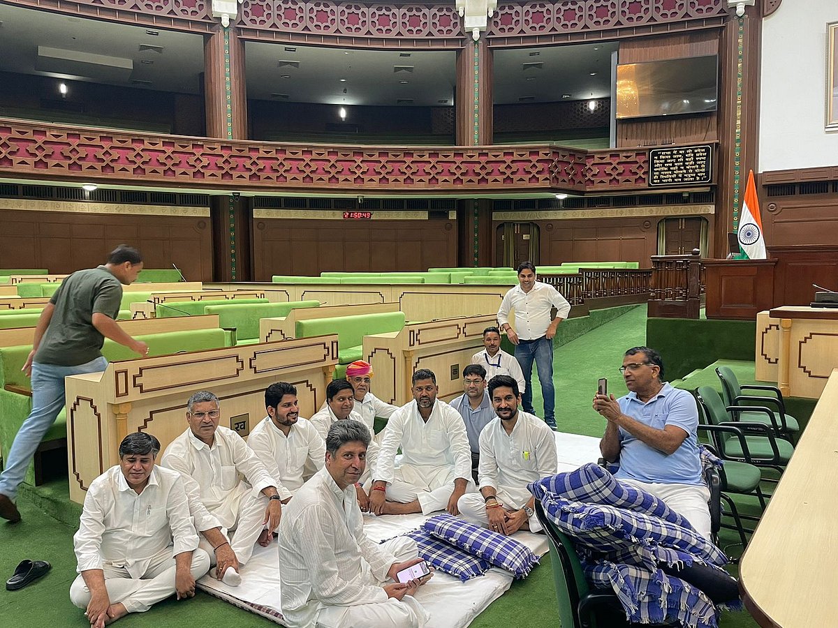 Congress legislators hold overnight dharna in Rajasthan Assembly over ...