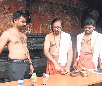 Gopi Chevayur’s skillfull hands give new life to centuries-old murals ...