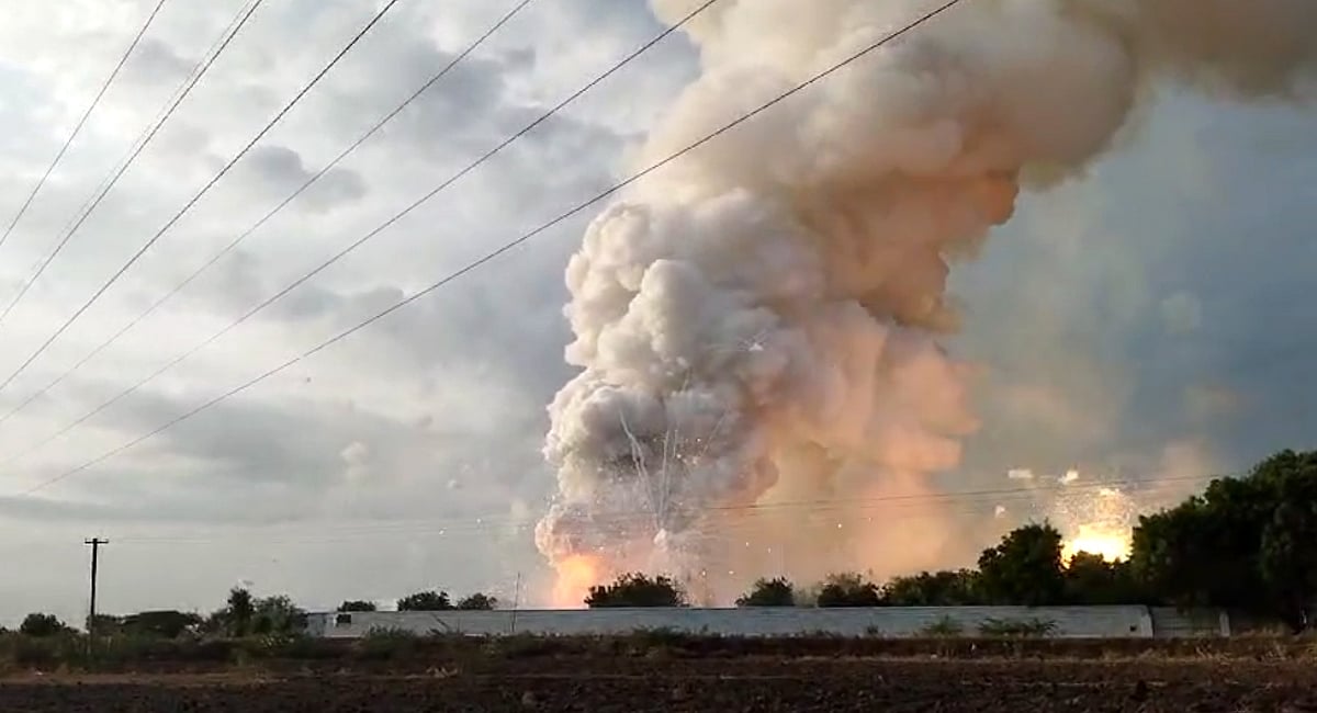 Explosion at firecracker unit in TN's Virudhunagar damages warehouse ...