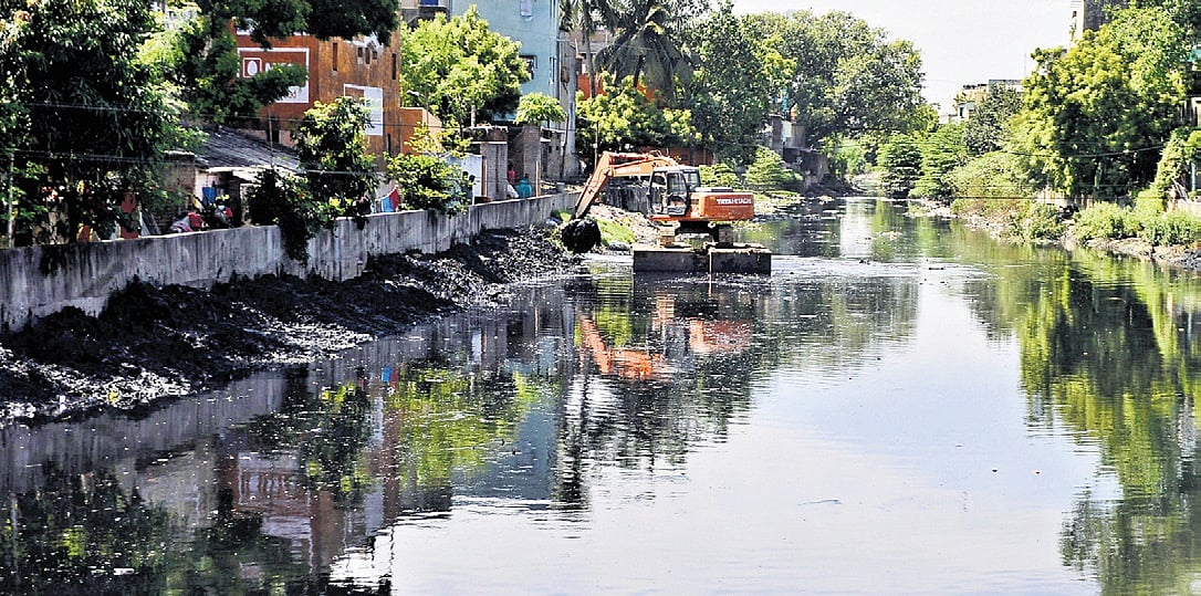 Dredging floats deployed at Chennai's Otteri, Virugambakkam after ...