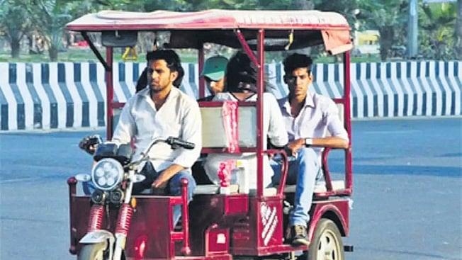 Rising number of e-rickshaws traffic menace in Delhi