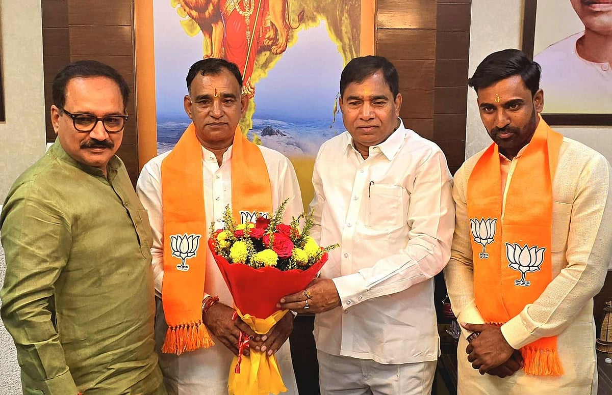 Another setback to AAP as ex-councillor Ram Narayan Bhardwaj joins BJP