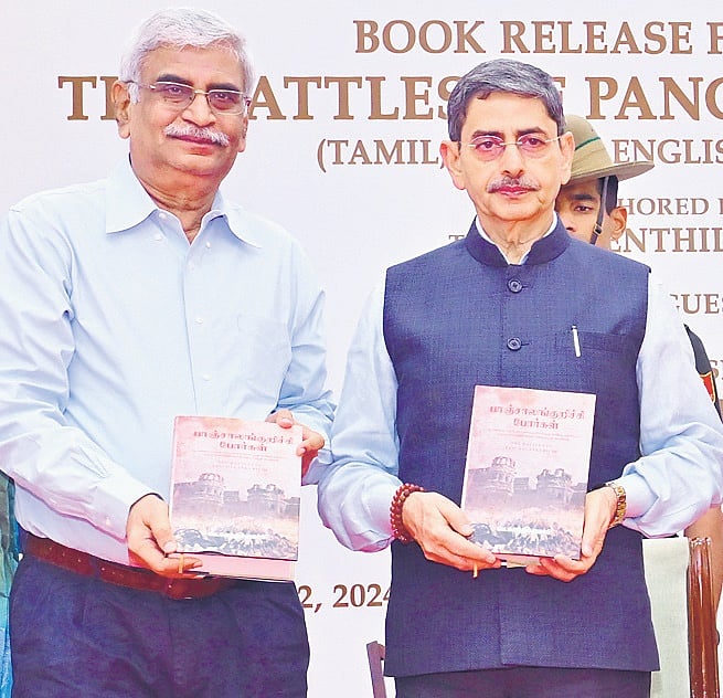 TN gave a list of just 30 freedom fighters, Raj Bhavan identified 4,700 ...