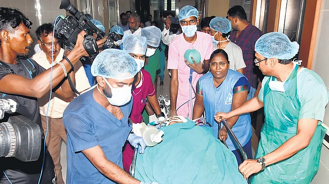 TN man stabs govt doctor in spat over ‘poor treatment’ for mom TN man stabs govt doctor in spat over ‘poor treatment’ for mom