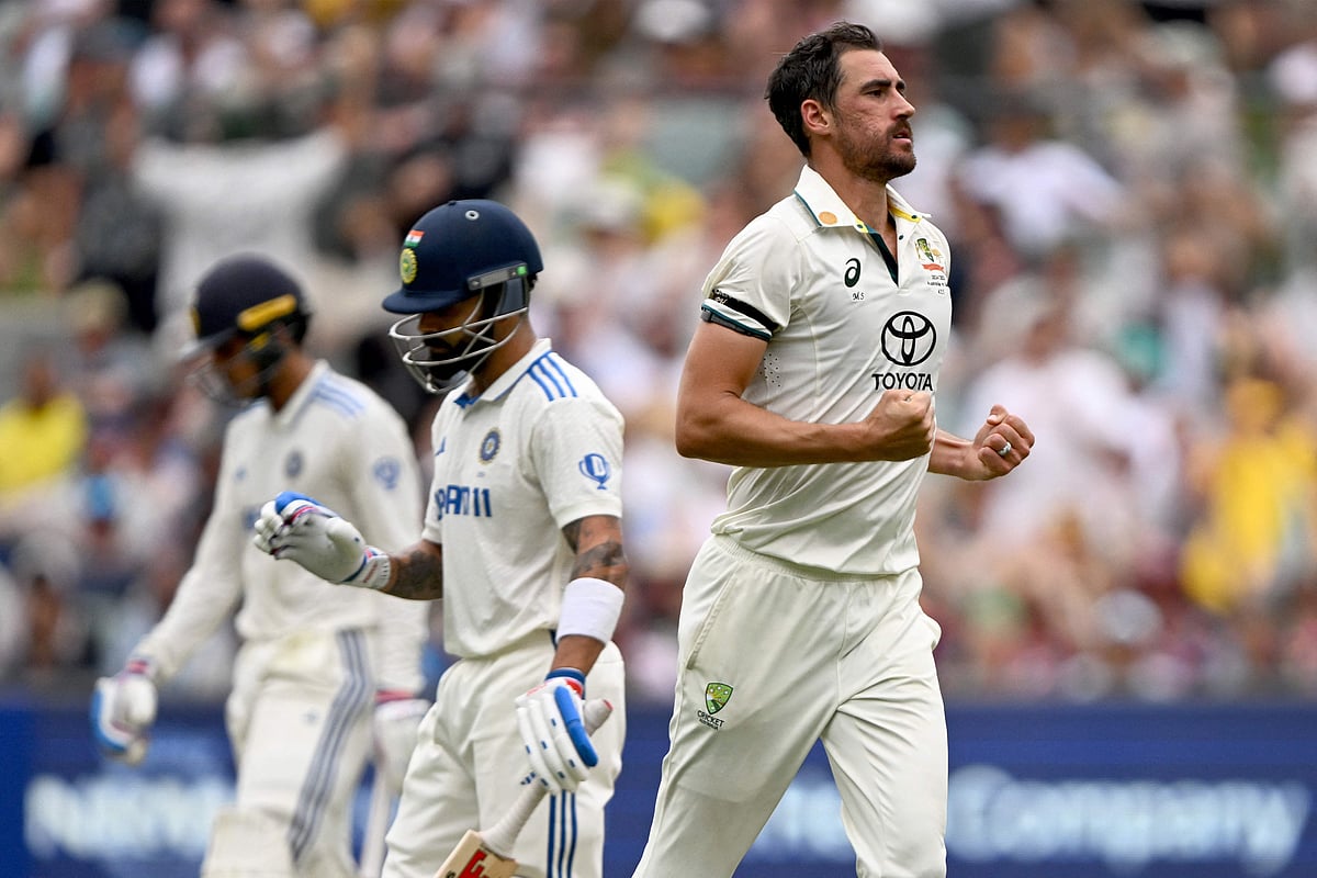 Advantage Australia: Starc steals show with pink ball