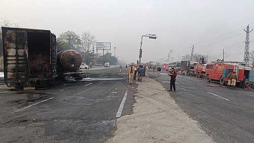Jaipur truck collision: Seven dead, 37 injured in fire after vehicles ...