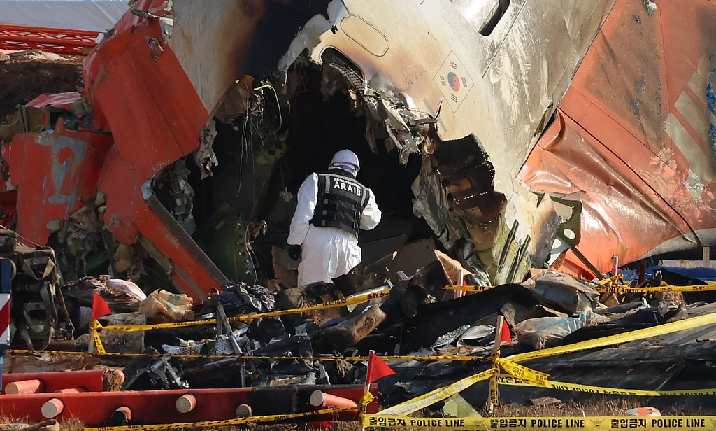 South Korea police raid Jeju Air, airport over fatal crash South Korea police raid Jeju Air, airport over fatal crash