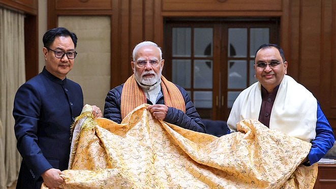 PM Modi sends 'chaadar' to Ajmer Dargah amid fresh controversy