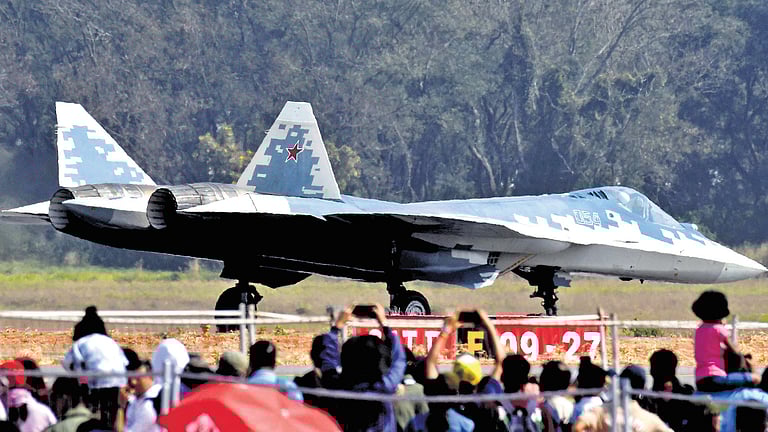 ‘Felon’ lights up skies, wows crowd in Bengaluru