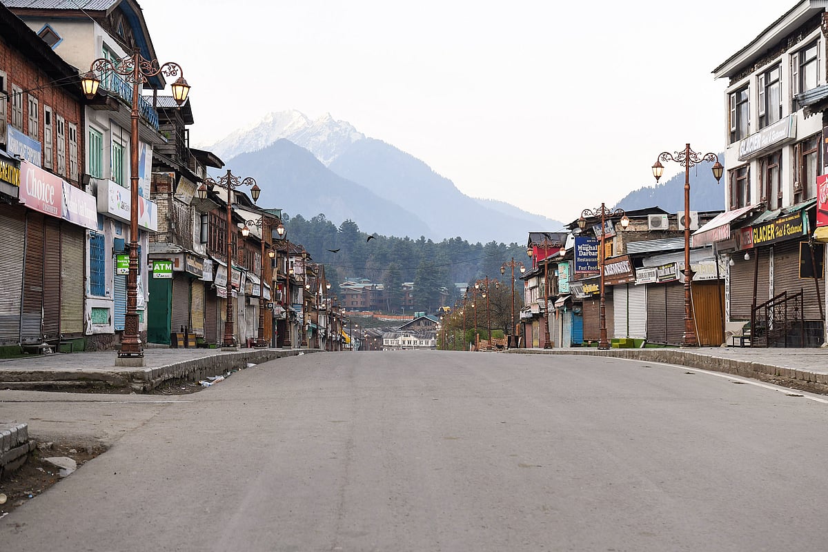 Pahalgam’s tourism grinds to halt as terror attack leaves hoteliers ...