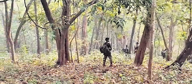 Maoists suspected in explosives loot near Saranda; Odisha, Jharkhand ...