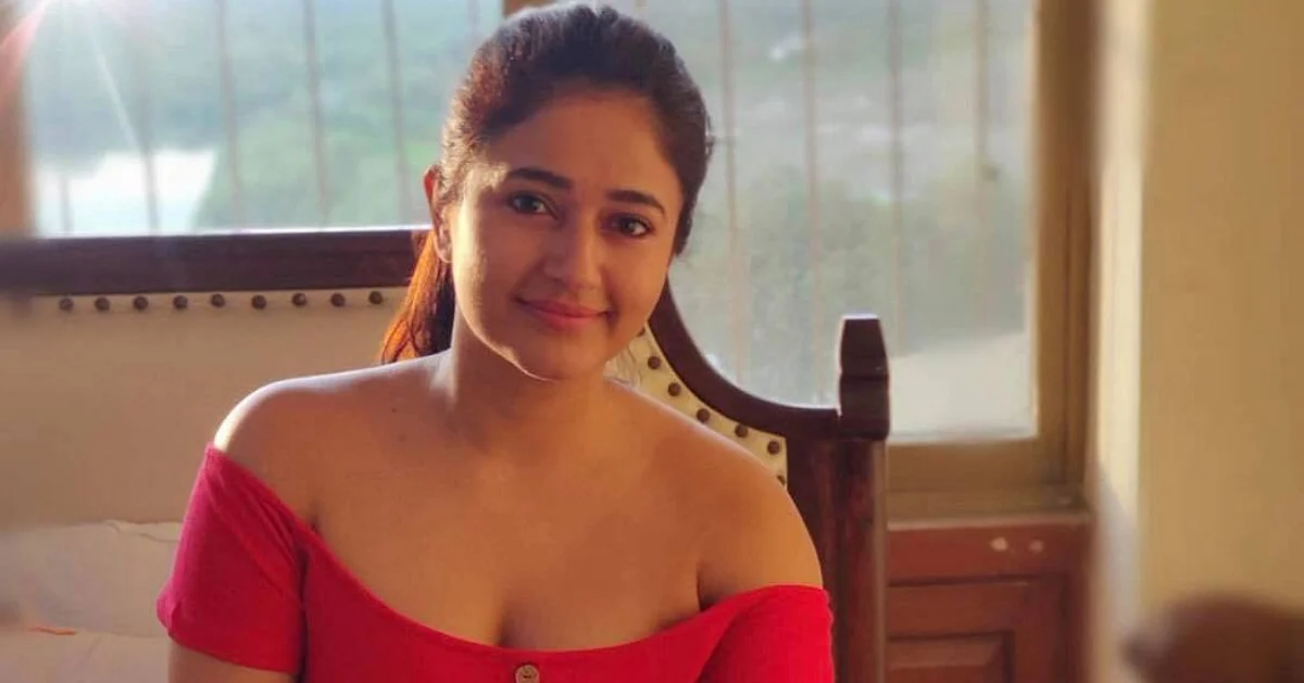 Poonam Bajwas Ravishing Instagram Pics Will Make Your Day Visual Story Actress Poonam Bajwa