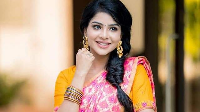 Happy B'day Pavithra Lakshmi : Ten Stellar Pics of Pavi | Visual Story