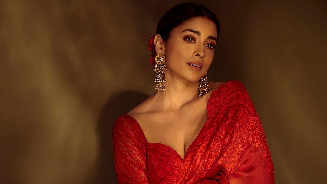 Shriya Saran Exudes Elegance In This Gorgeous Red Saree | Visual Story