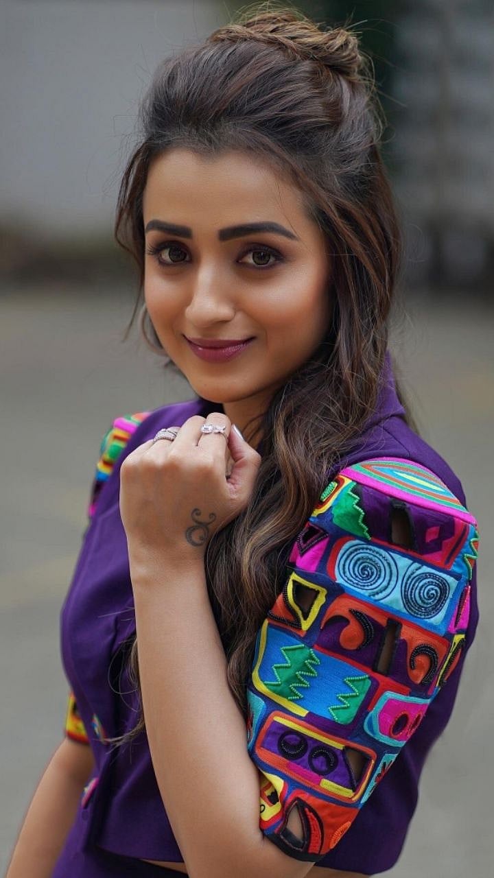 LEO: Throwback into Trish's Gallery | Visual Story