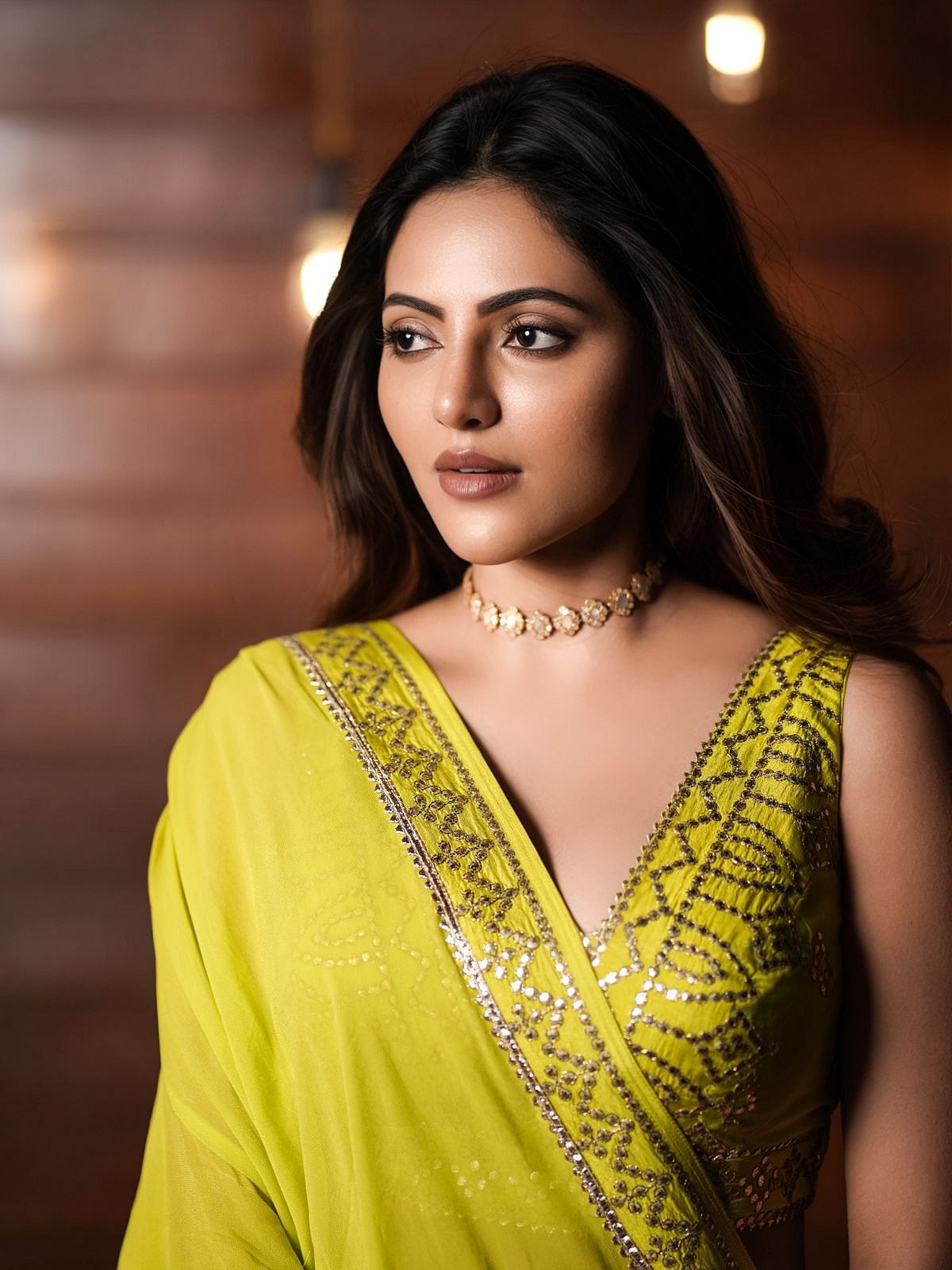 Athulya Ravi: Mesmarising Looks in Black and Yellow