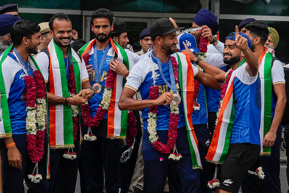 Paris Olympics 2024: Bronze Medallists Indian Men's Hockey Team Return ...