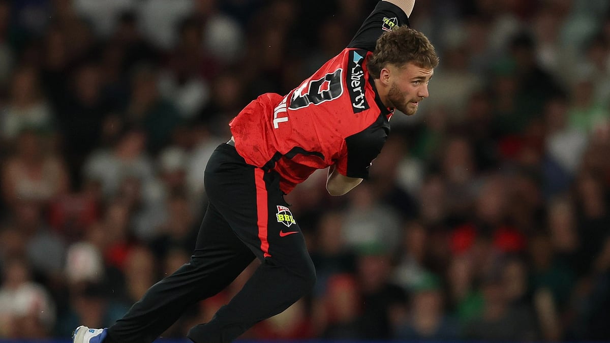 Big Bash League: Melbourne Renegades Pip Brisbane Heat By Three Wickets ...