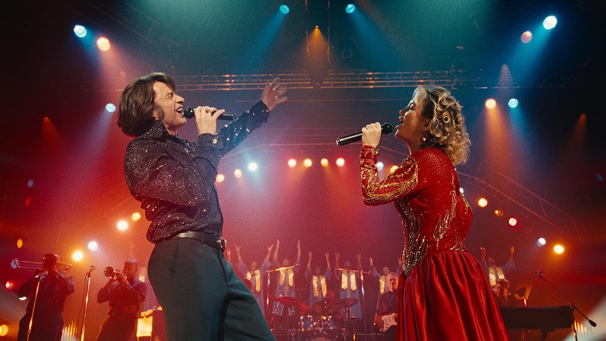 Song Sung Blue Review | Kate Hudson & Hugh Jackman Anchor A Bittersweet ...