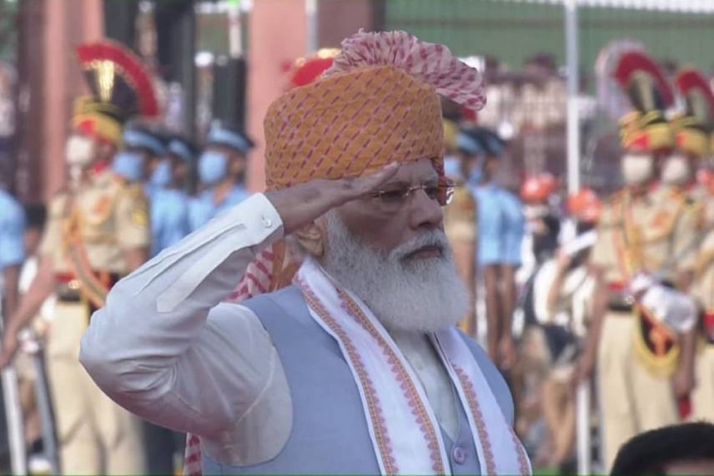 PM Dons Saffron Turban: A Look At Modi's I-Day Turbans Over The Years ...