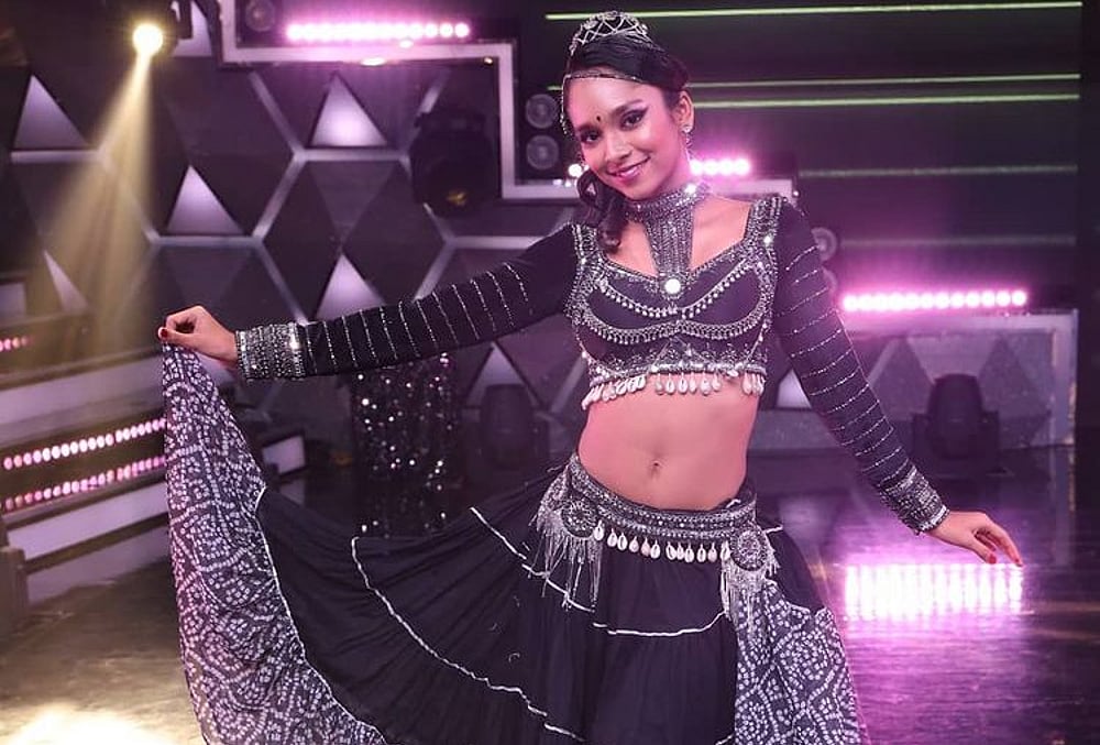 Saumya Kamble Lift’s 'India’s Best Dancer' Season 2 Trophy | Outlook India