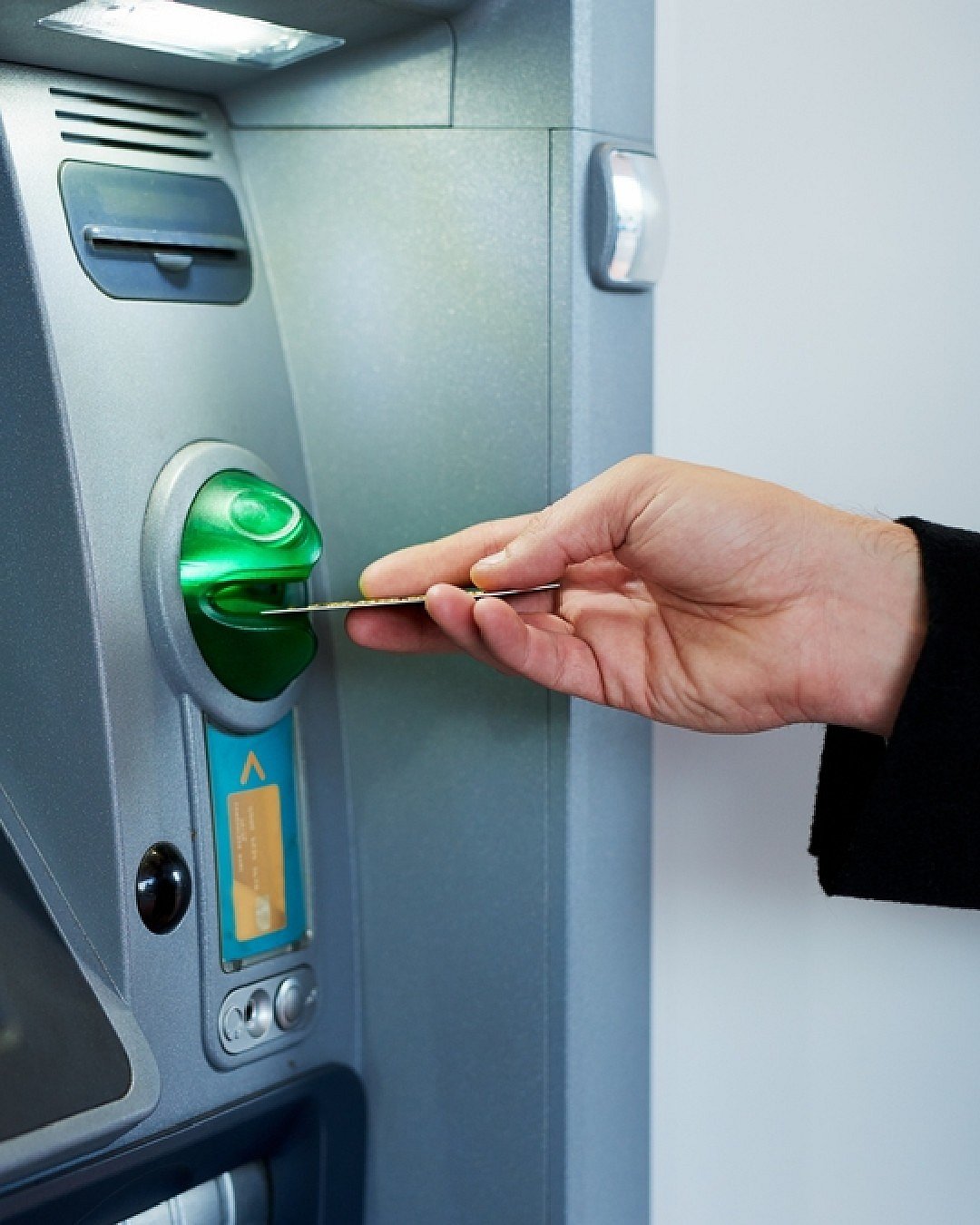 Green Credit Cards: Eco-Friendly Tomorrow With Every Swipe