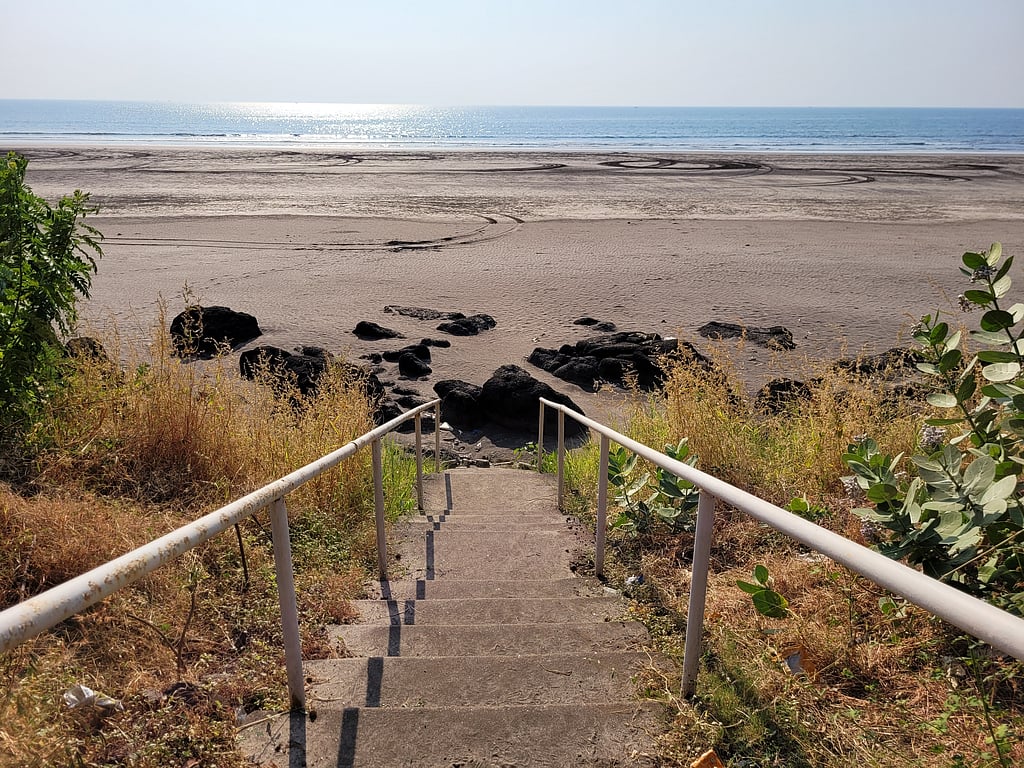 Hidden Gems of Maharashtra: Discover Murud in Dapoli’s Quiet Coastal Charm