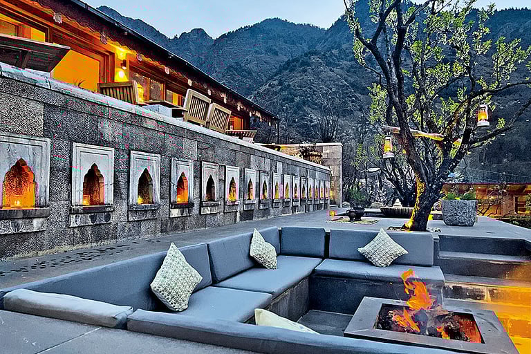 Qayaam Gah: A Grand Hideaway Immersed In Kashmir's Sufi Mystique