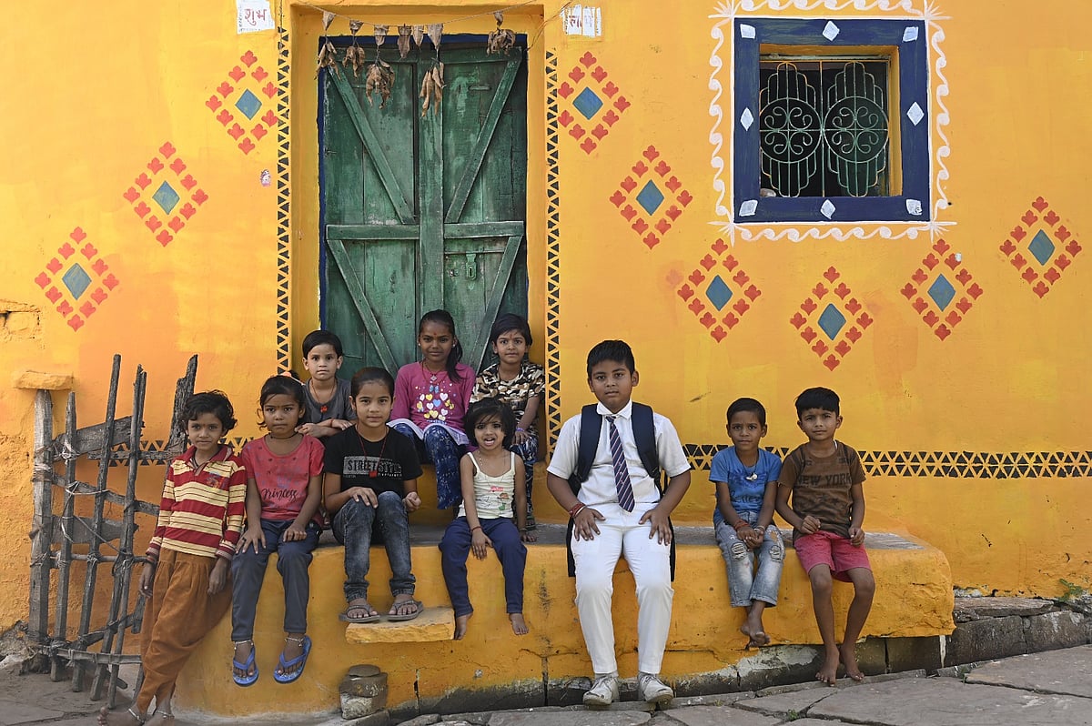 MP's Pranpur Is India's First Craft Handloom Tourism Village