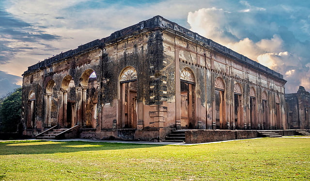 Must-Visit Historical Places In Lucknow