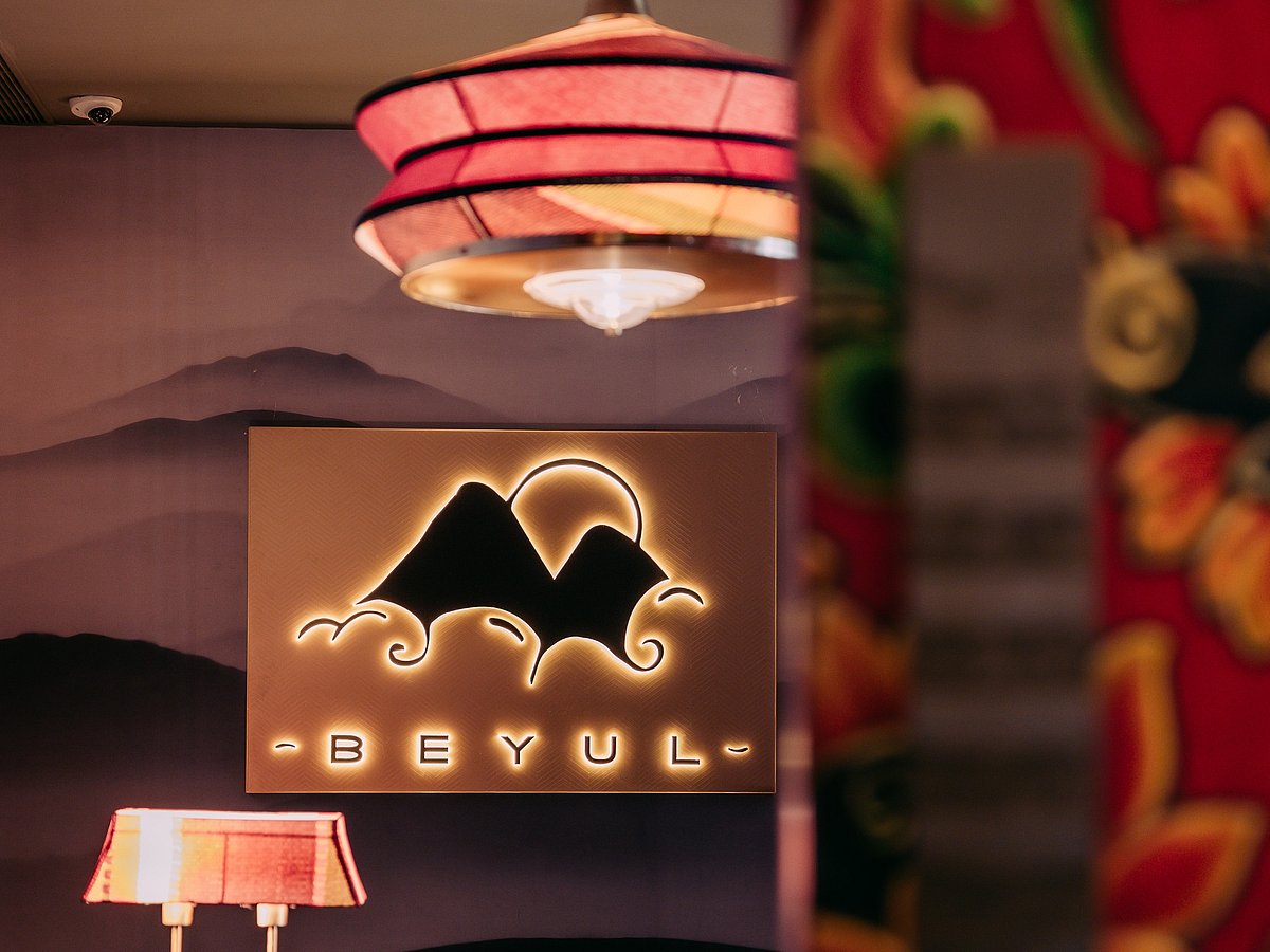 Small Plates, Big Experience