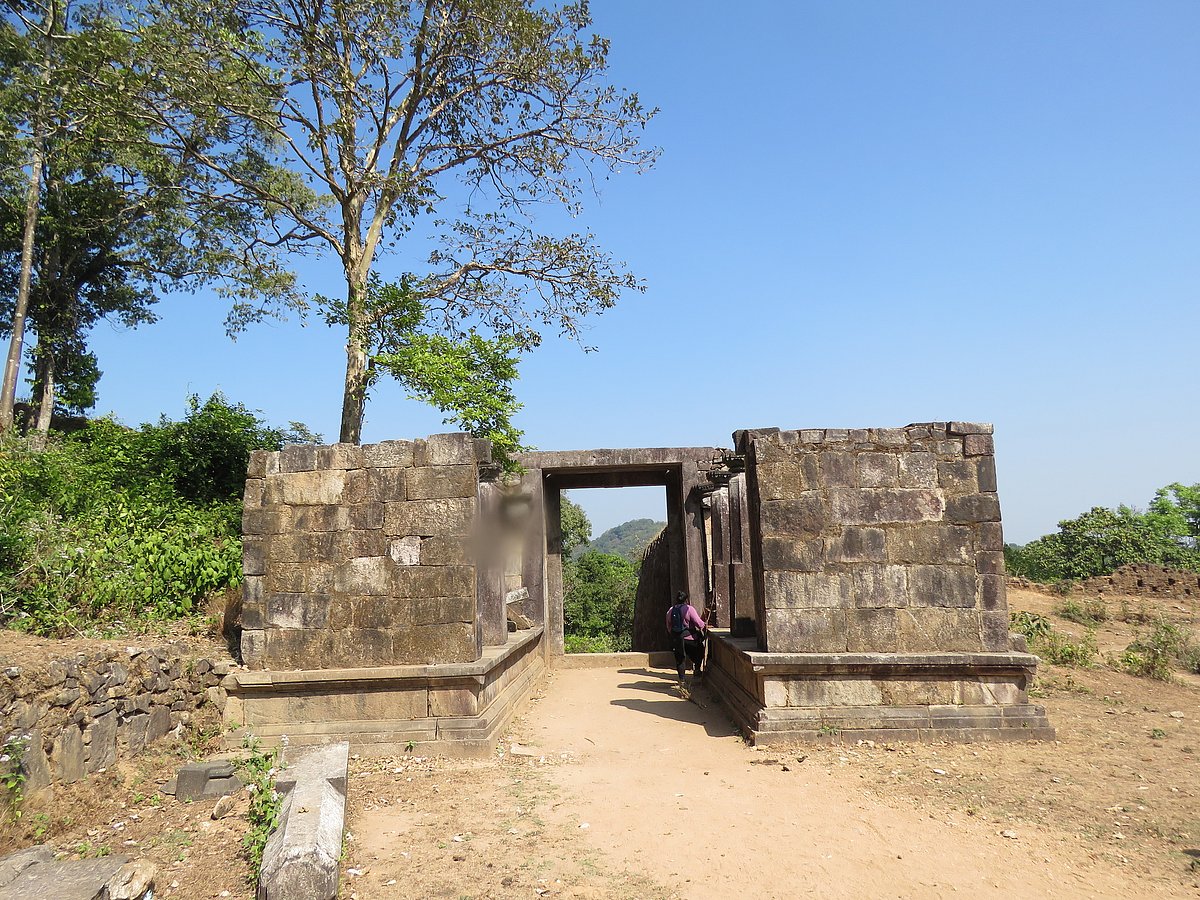 Here’s Why This Hidden Karnataka Fort Should Be On Your Travel List