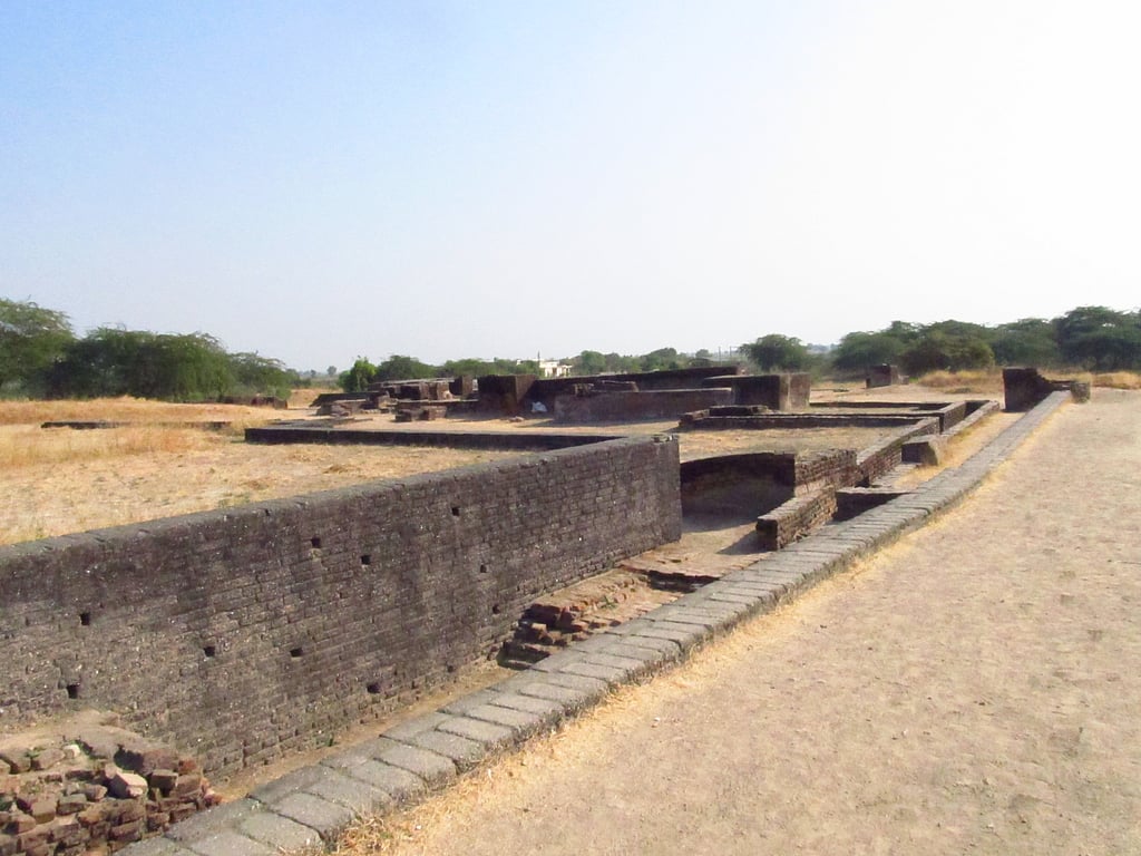 Discover Lothal, The Only Port-Town Of The Indus Valley Civilisation