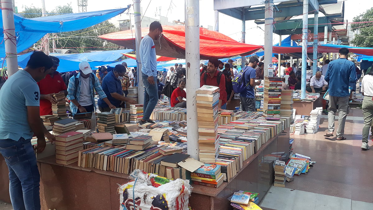 Guide To Daryaganj, The Iconic Sunday Book Market In Delhi