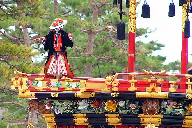Take To This Spring Festival At Takayama In Japan