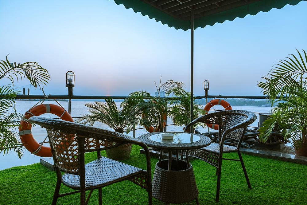 Polo Floatel: Kolkata's Floating Hotel For A Special Dine-In