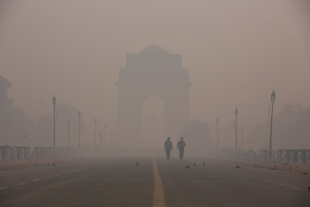 Delhi Weather Alert: Dense Fog Triggers Flight Delays, IMD Issues ...