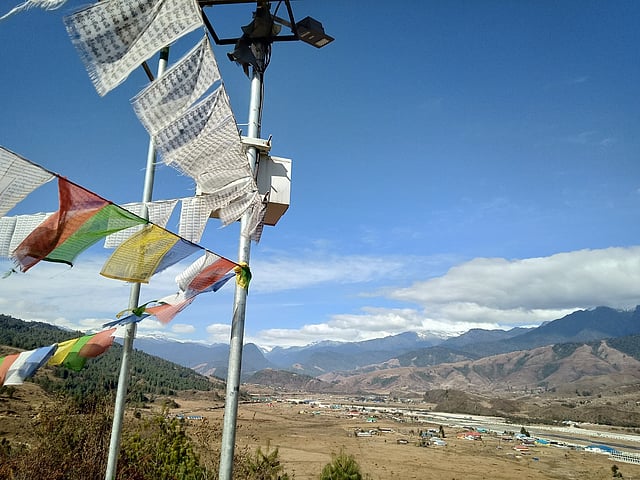 The Winds of Menchukha - Traveller Without His Luggage